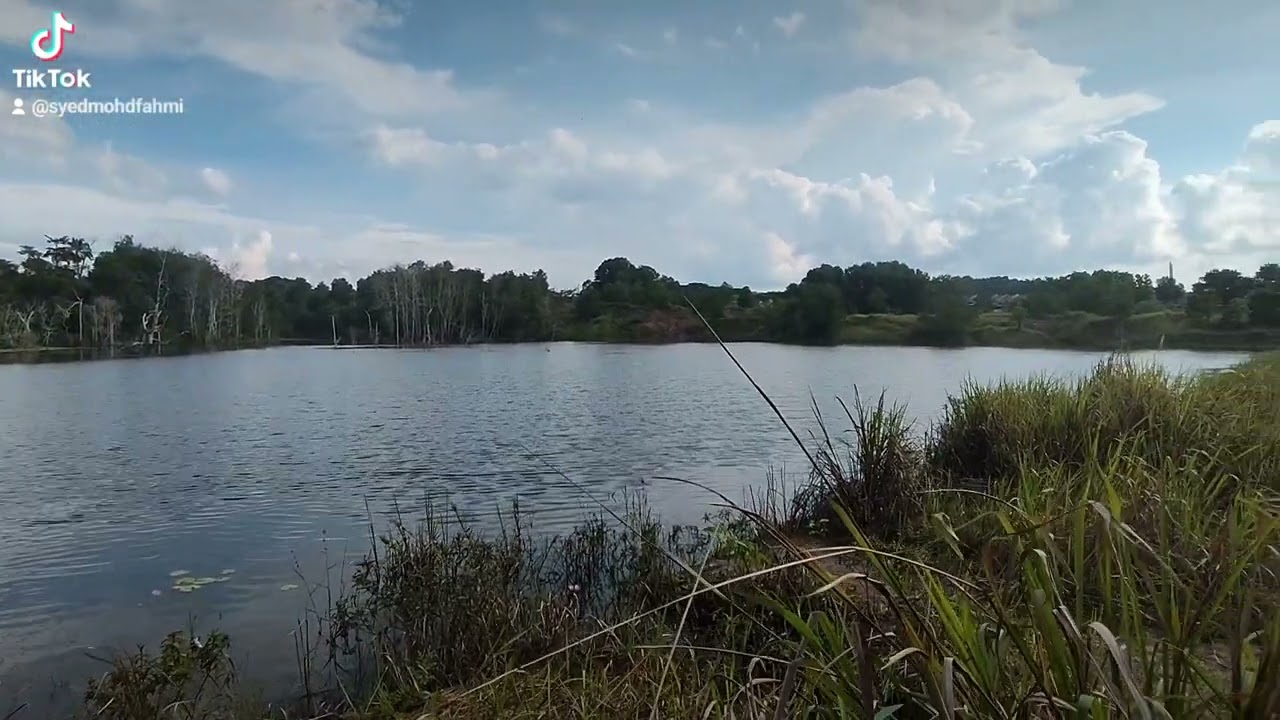 lake in Malaysia ,Taman Desaru Utama, Bandar Penawar Johor - YouTube