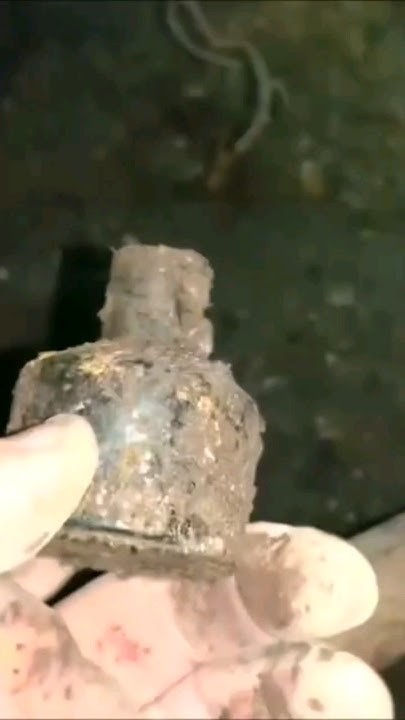 shear lip ink bottle found bottle digging glasgow scotland - YouTube
