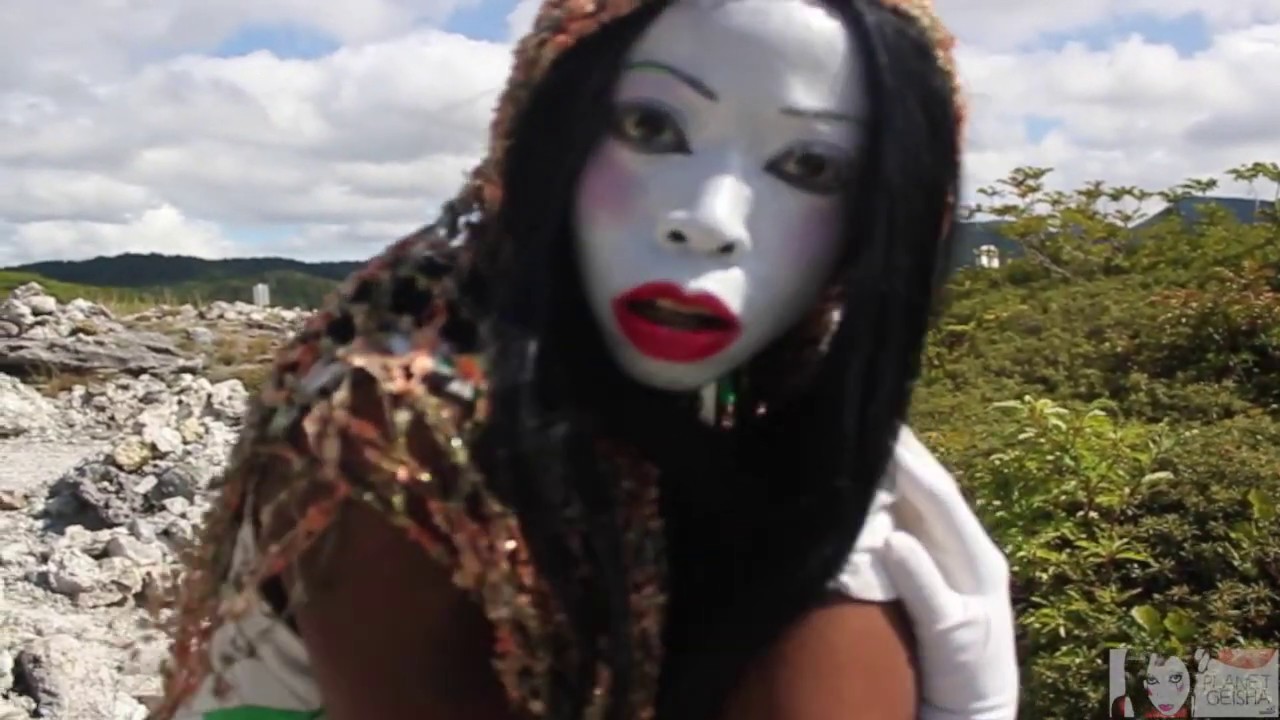 Geisha Davis - Trend - Music Video - YouTube