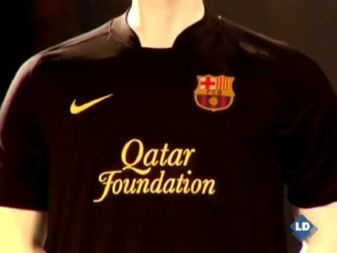 El Barça presenta la camiseta de Qatar Foundation - YouTube