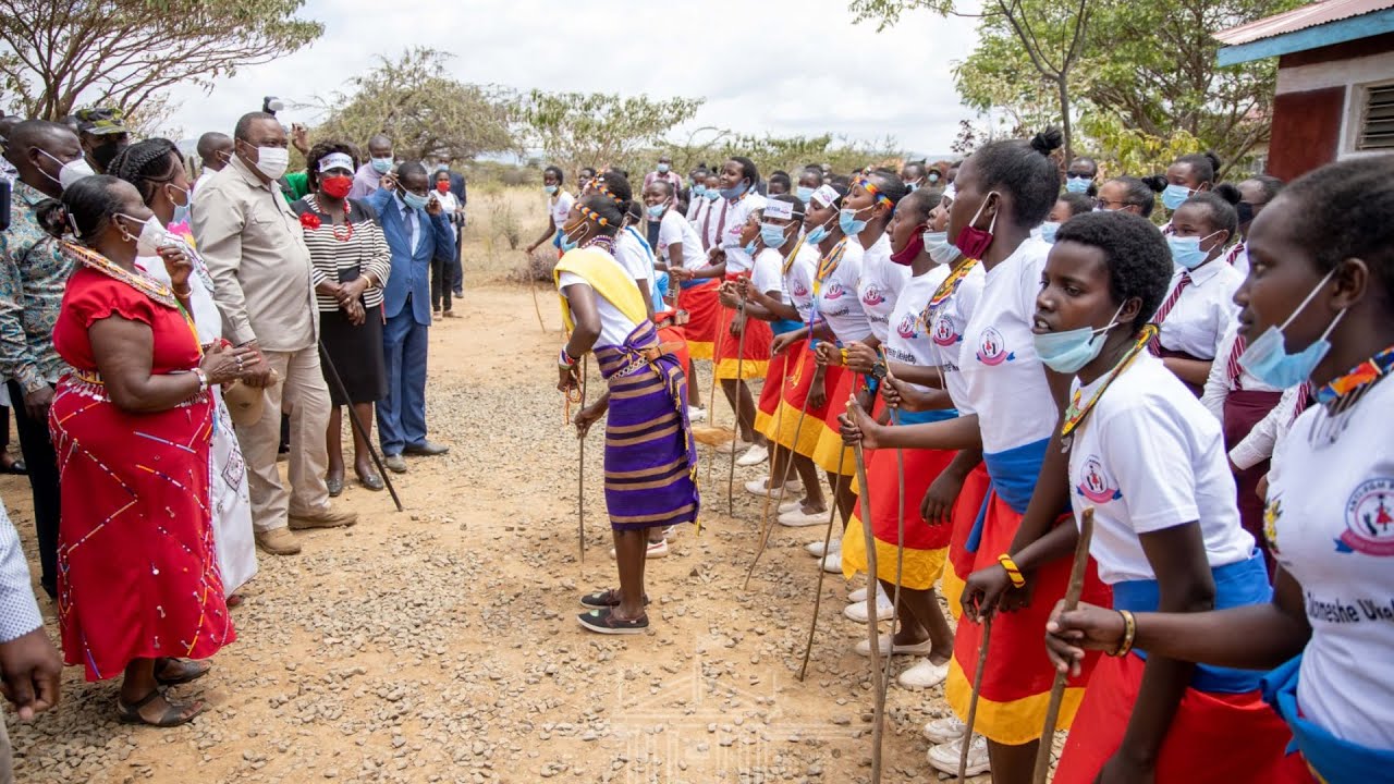 SEE HOW PRESIDENT UHURU WAS BEAUTIFULLY ENTERTAINED BY KISIMA HIGH ...