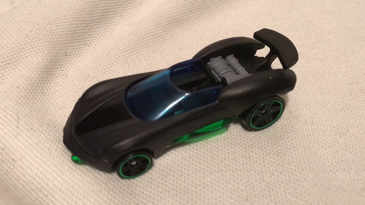 Hot Wheels Jedi Luke Skywalker with Action Feature (2018 Star Wars ...