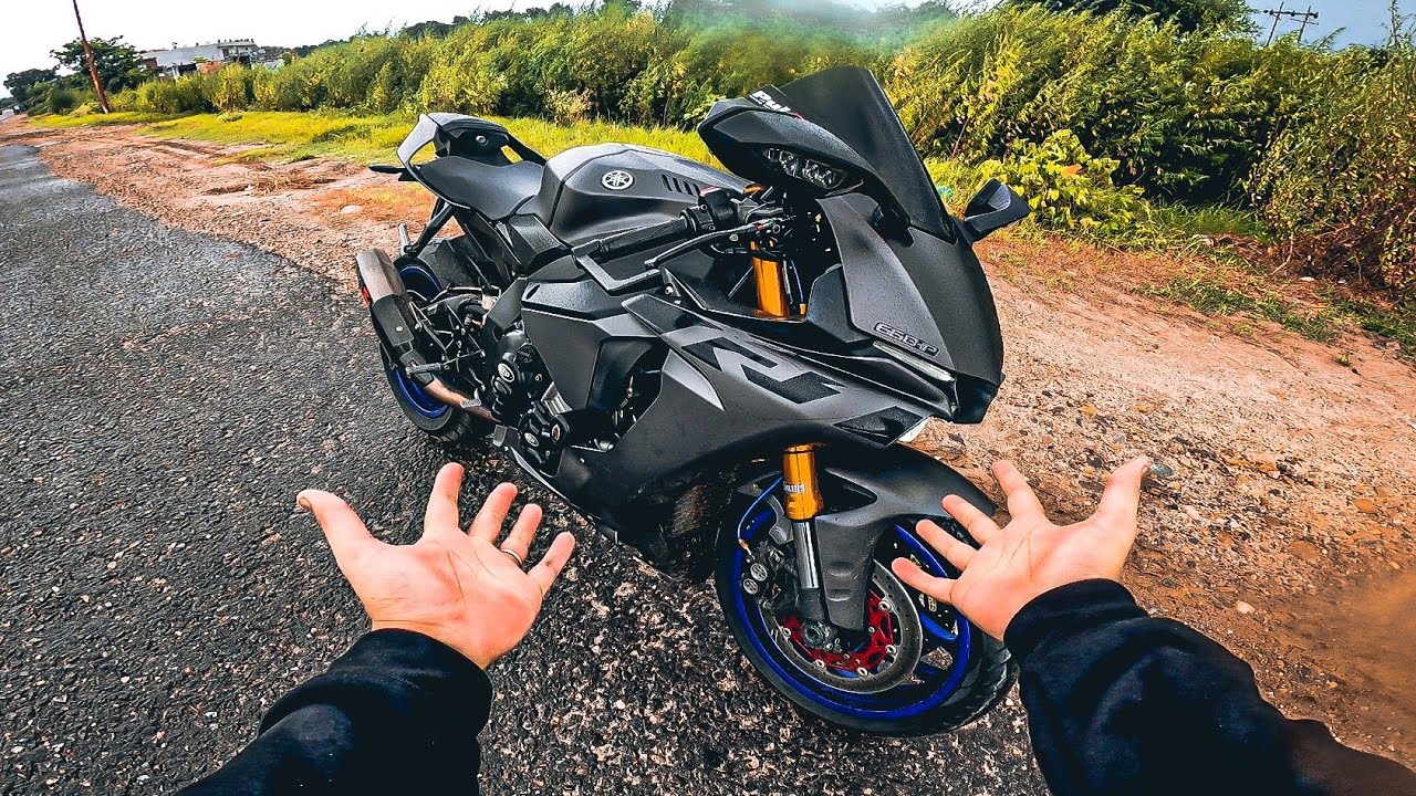 Riding My YAMAHA YZF R1 in Rain ... - YouTube