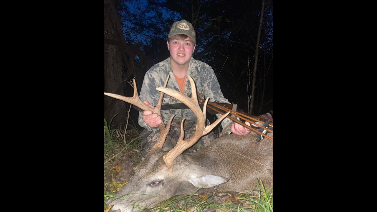 Recurve Bow White-Tailed Buck Kill( Split G2 Down) - YouTube