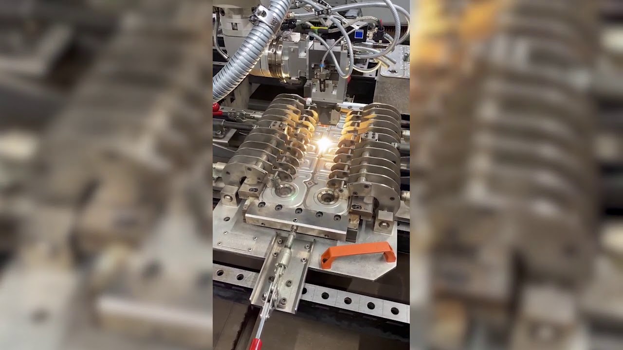 TRUMPF 3D laser cutting: TruLaser Cell 5030 laser welding with 3 kW and ...