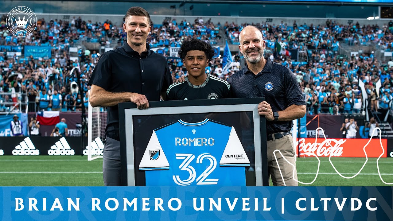 Brian Romero Unveiled in Front of Home Crowd - YouTube