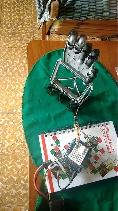 Mano robótica con arduino - YouTube