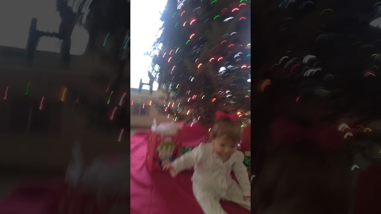 Elf under the Christmas tree - YouTube
