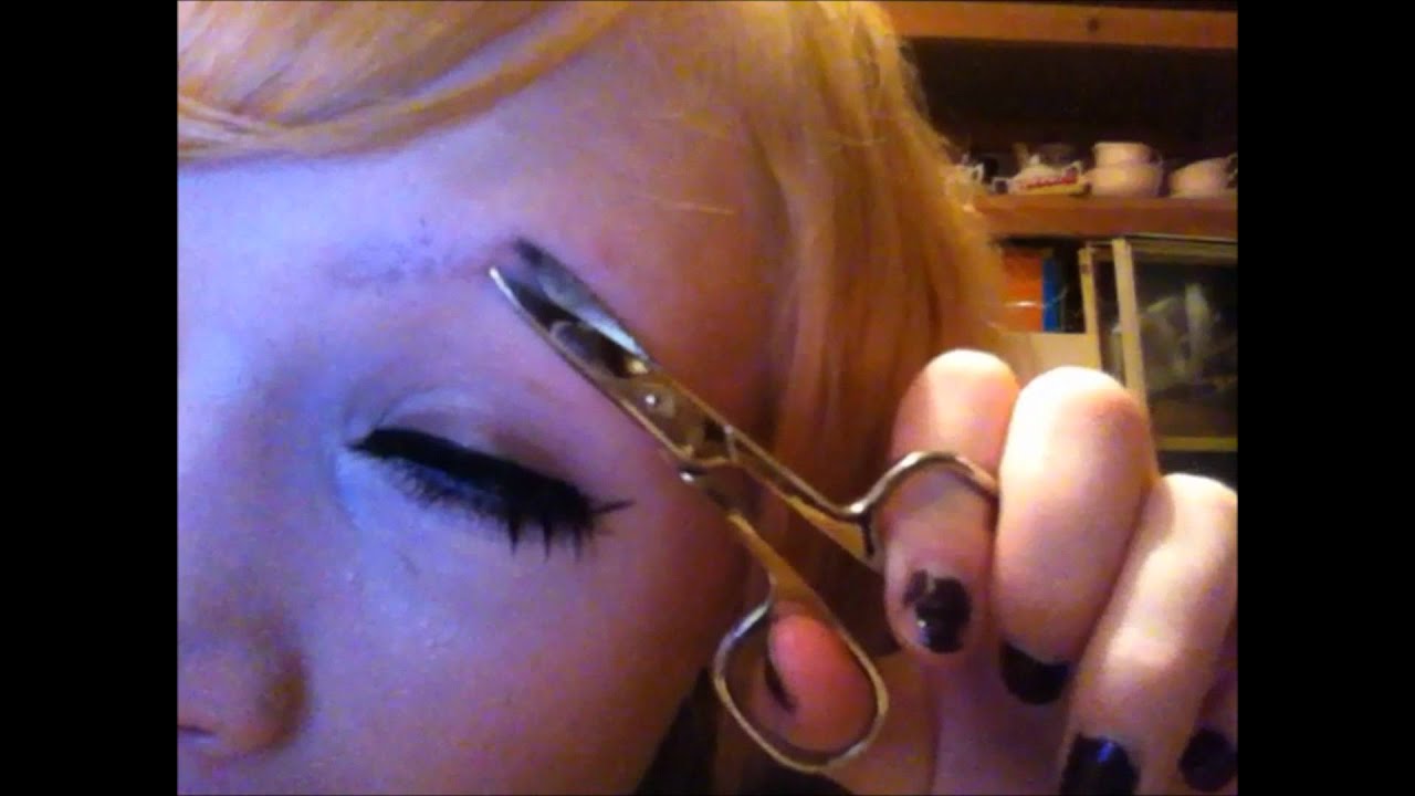 Gyaru Eyebrow Tutorial - YouTube