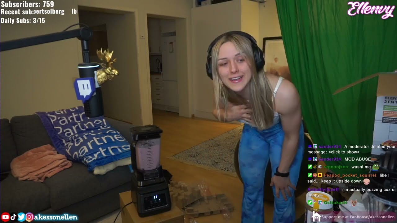 Ellenvy - First Time Using Blender LOUD - YouTube