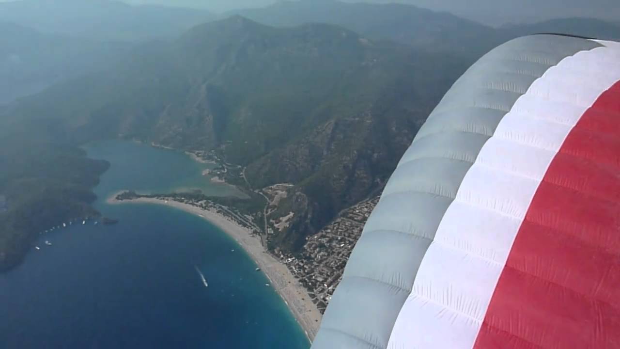 paragliding mid air collision - YouTube