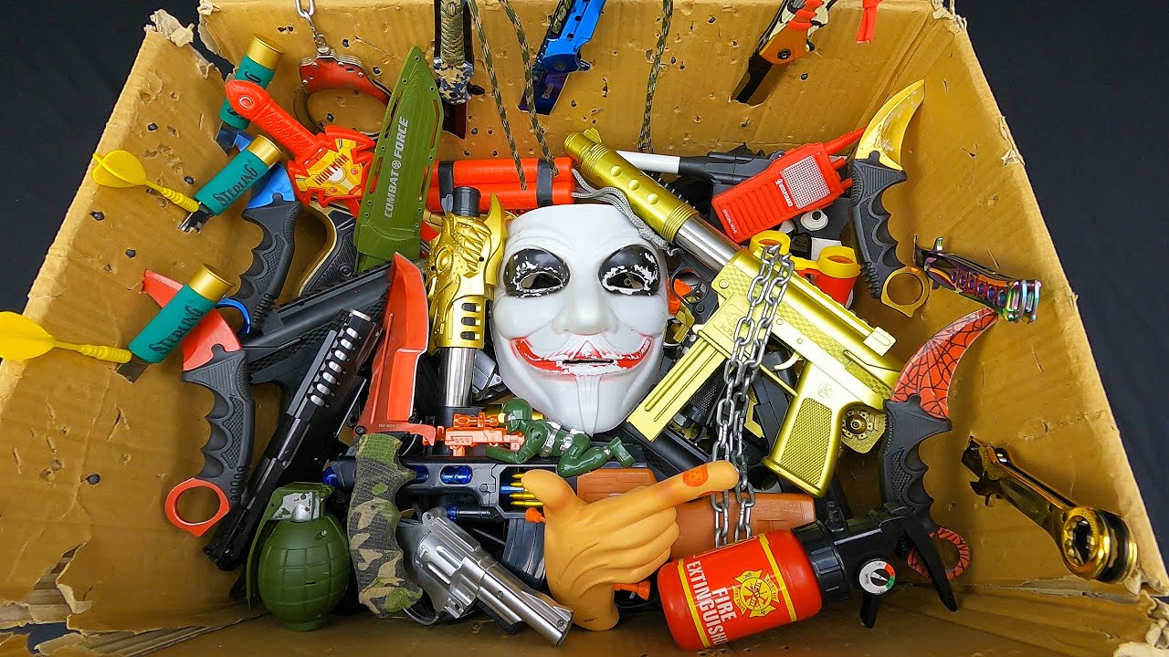 Joker Mask & Gotham Toy Weapons - Knife Collection / Grenade / Tec 9 ...