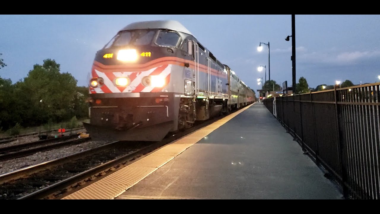 METX 411 on train #2621 MD-N Round Lake - YouTube