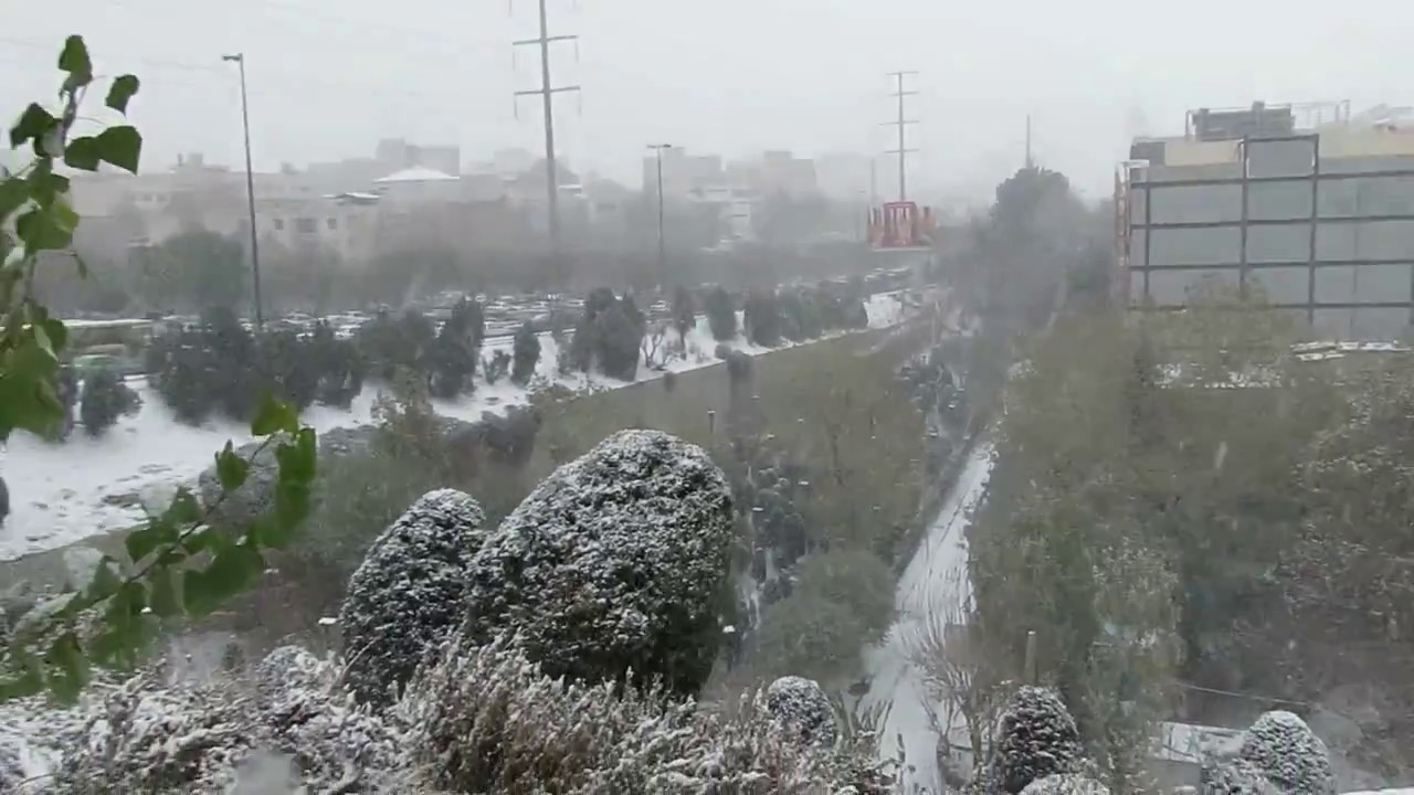 Barf (Snow) برف پاییزی در تهران - YouTube