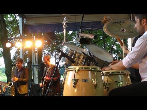 Mahmoud Ahmed - Atawurulegn Lela - LIVE at Afrikafestival Hertme 2015