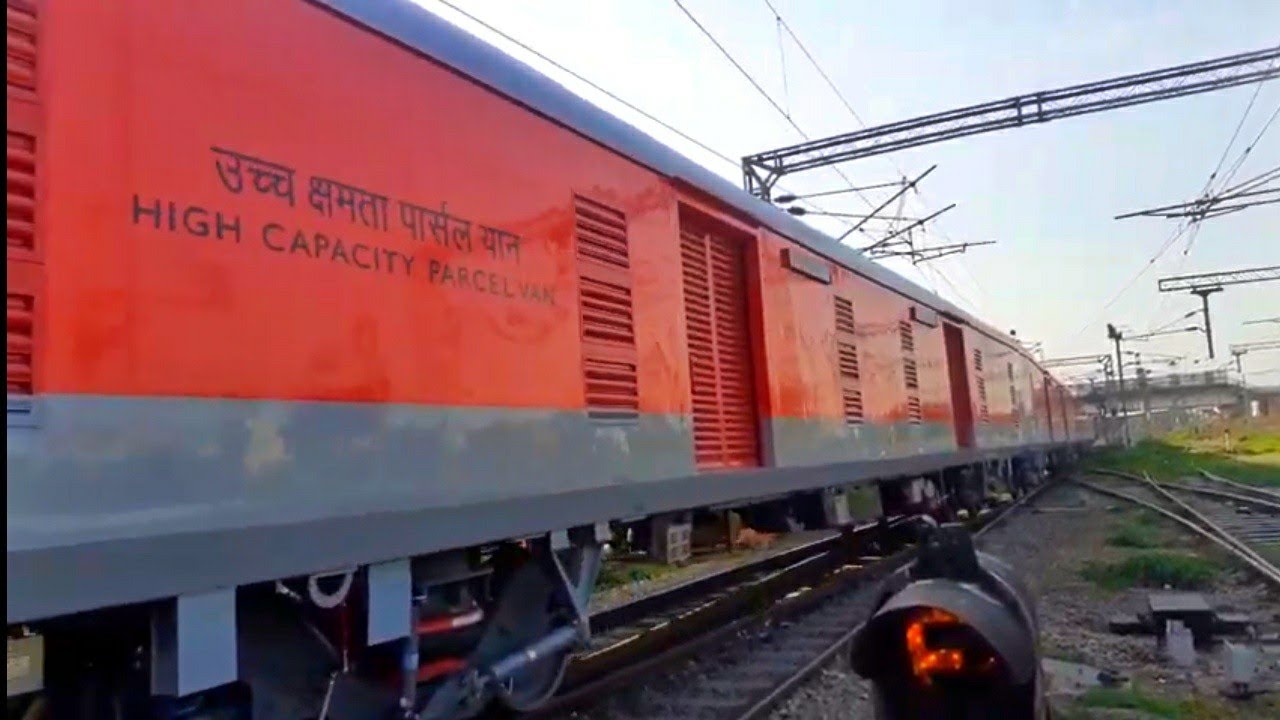 NEW LHB HIGH SPEED PARCEL VAN ARRIVING AT JALANDHAR CITY || INDIAN ...