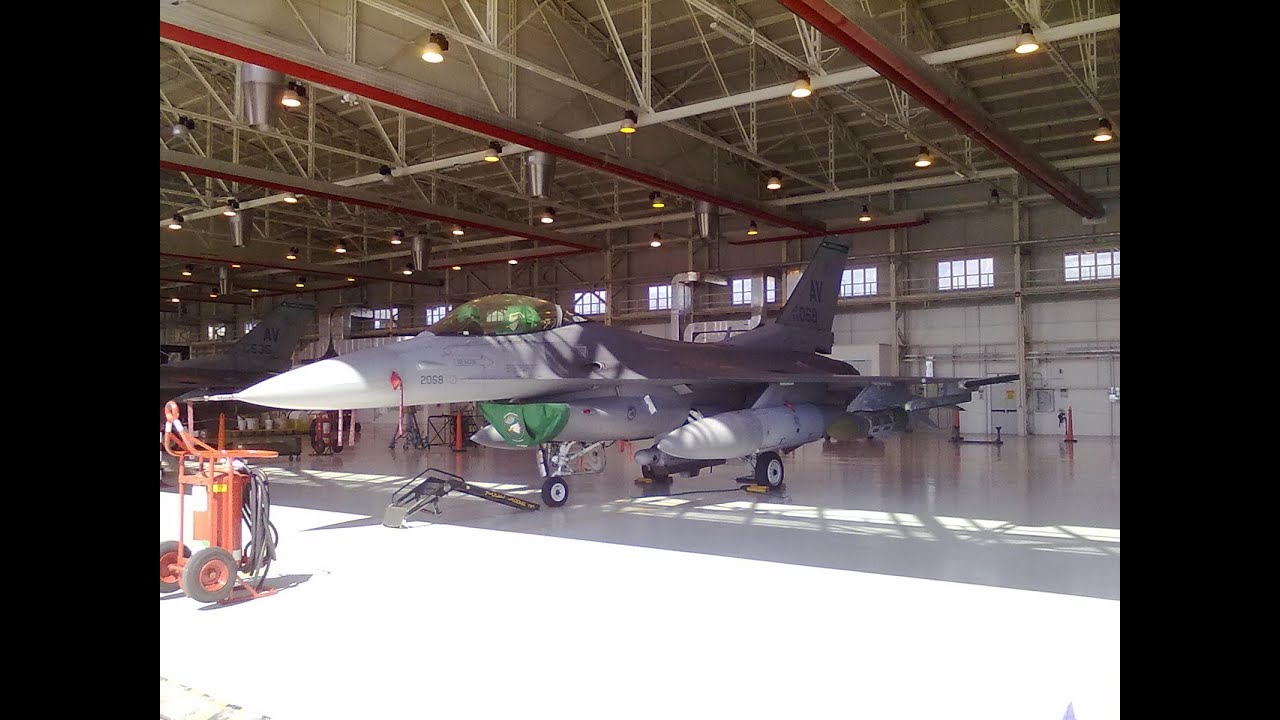 Base di Aviano e partenza F 16 - YouTube