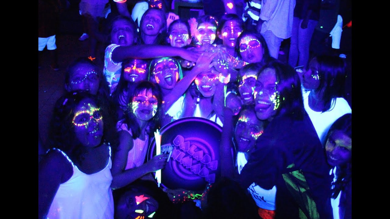 Balada Néon da Júlia! - YouTube