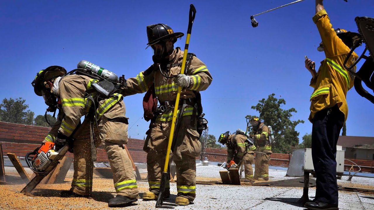 Roof-top training for firefighters - YouTube