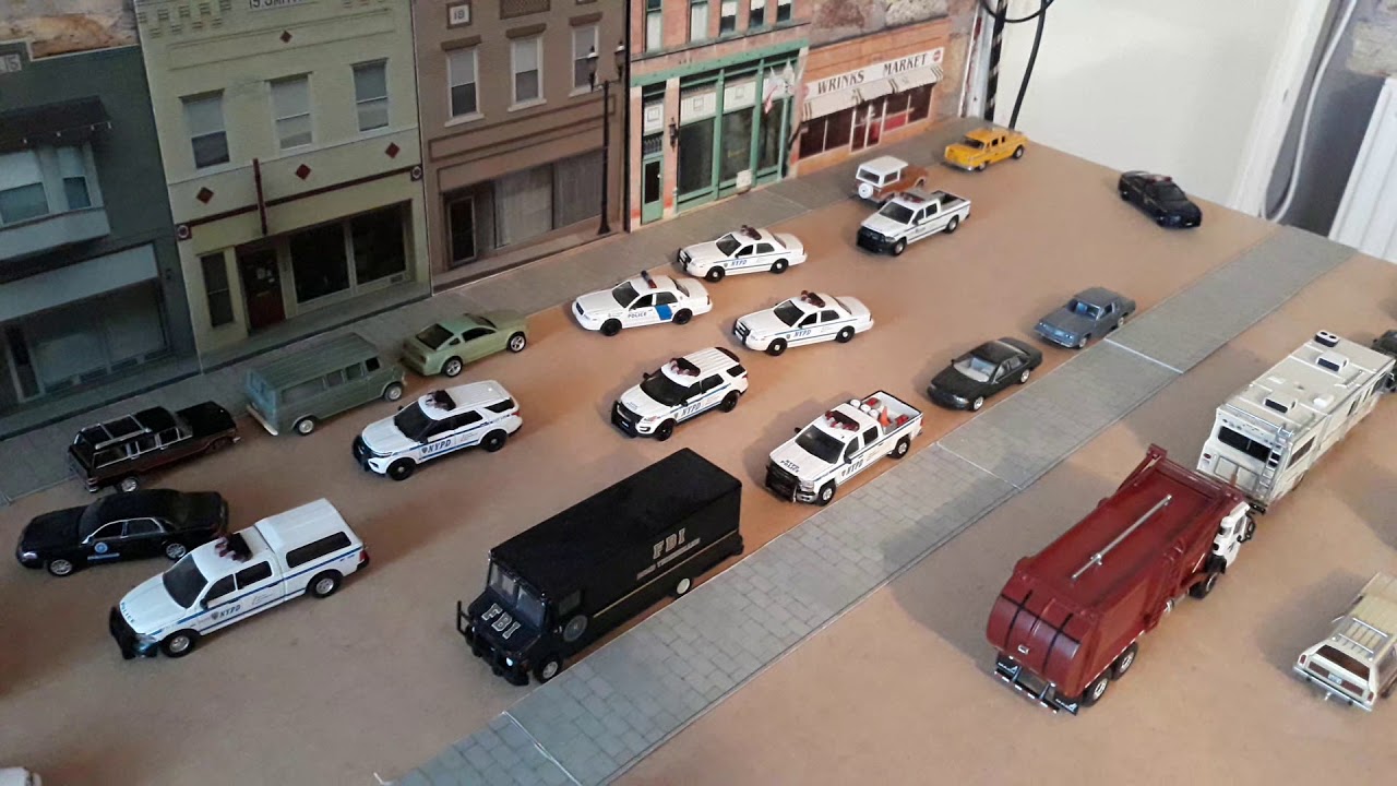 NYPD Code 3 FDNY Greenlight Kitbash 1/64 Diorama - YouTube