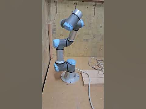 Universal UR3 - 2017331983 - YouTube