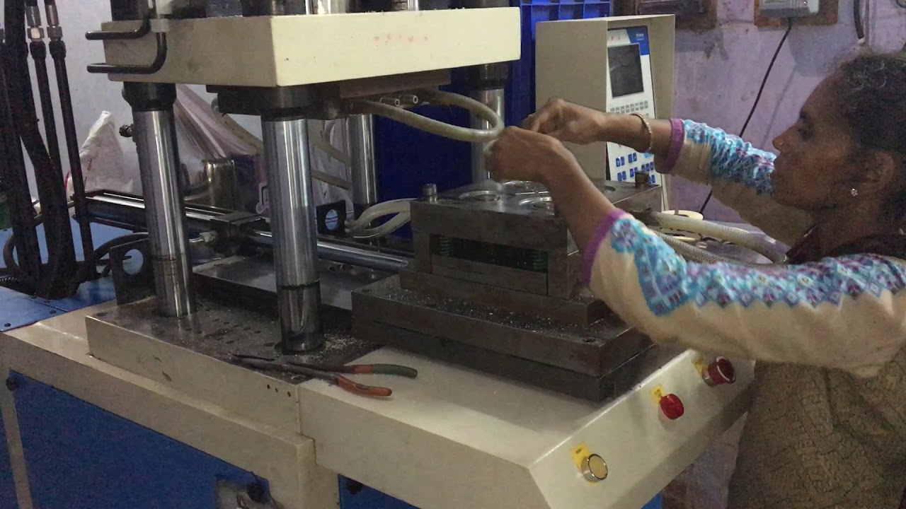 Single slide vertical injection machine | Slider Type Vertical ...