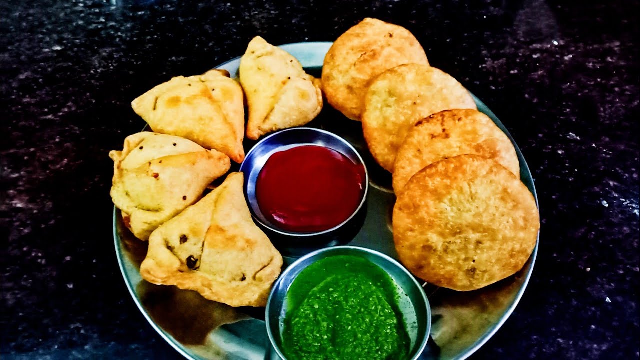 Samosa and aloo kachori😊😊😊 - YouTube