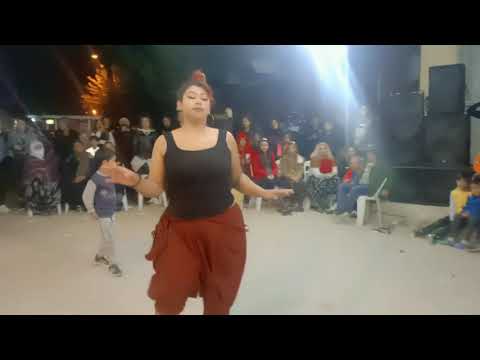 Roman Düğünleri Germencik - Okkalı Hatun Oynuyor