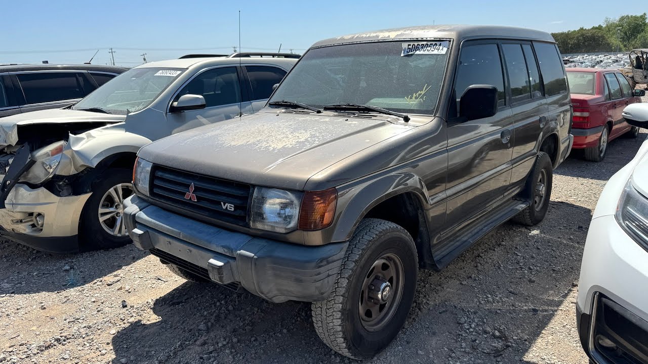 This 1993 Mitsubishi Montero is $650 Buy it Now at Copart! - YouTube