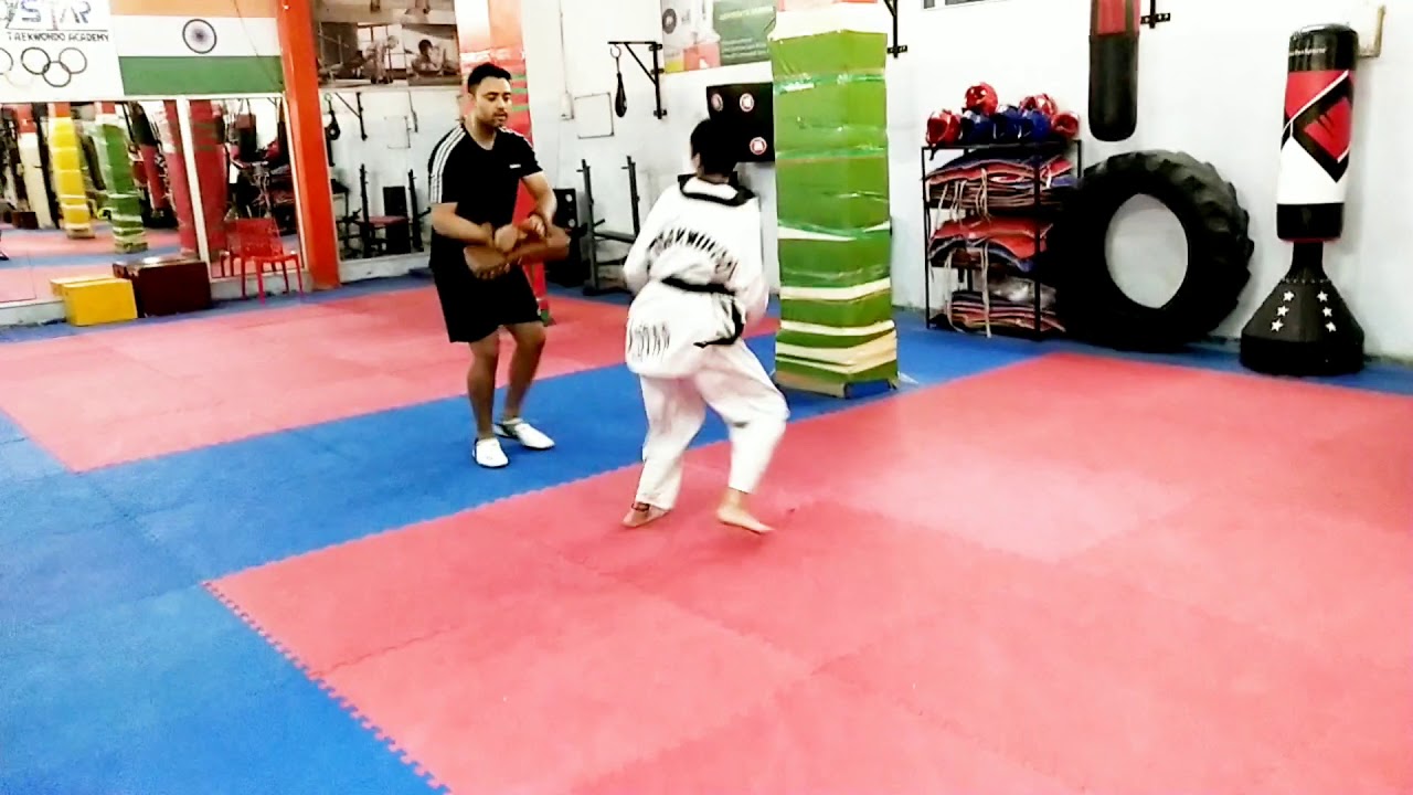 Best Taekwondo girls Training and fantastic kicking speed - YouTube
