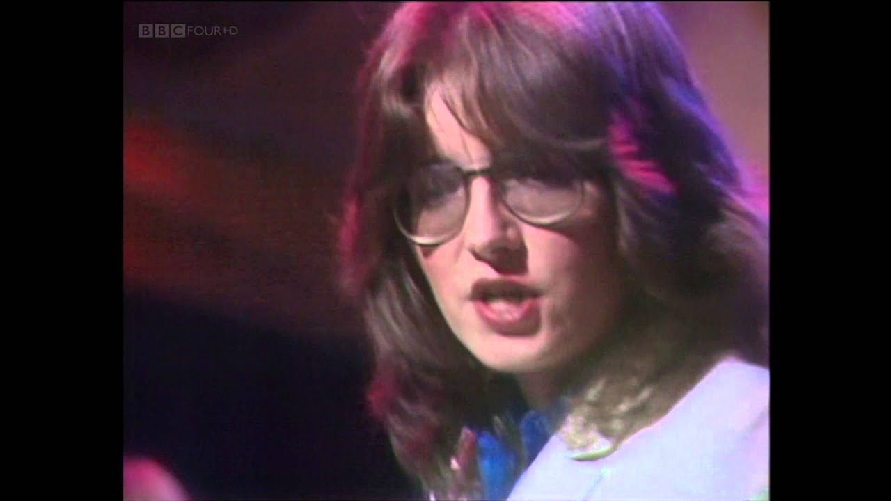 Susan Fassbender - Twilight Cafe - TOTP 1981 [HD] - YouTube