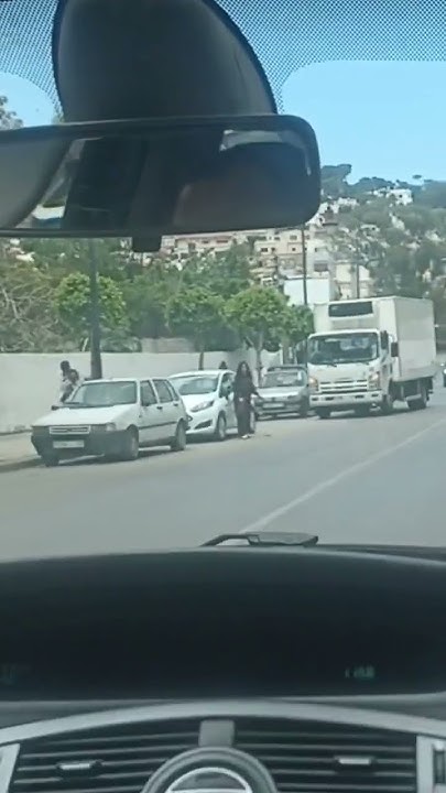 يا أيها الذين آمنوا قوا أنفسكم وأهليكم نارا وقودها الناس والحِجارة