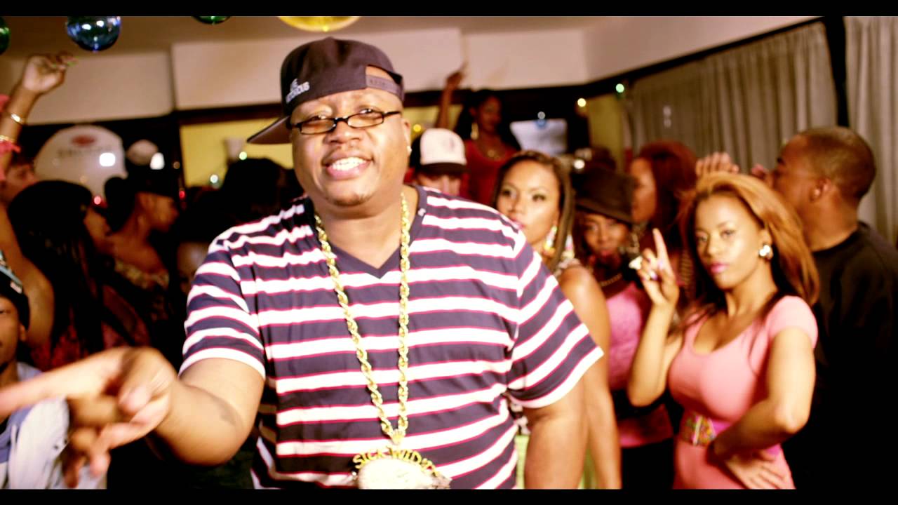 Music Video: E40 "Turn It Up" - YouTube