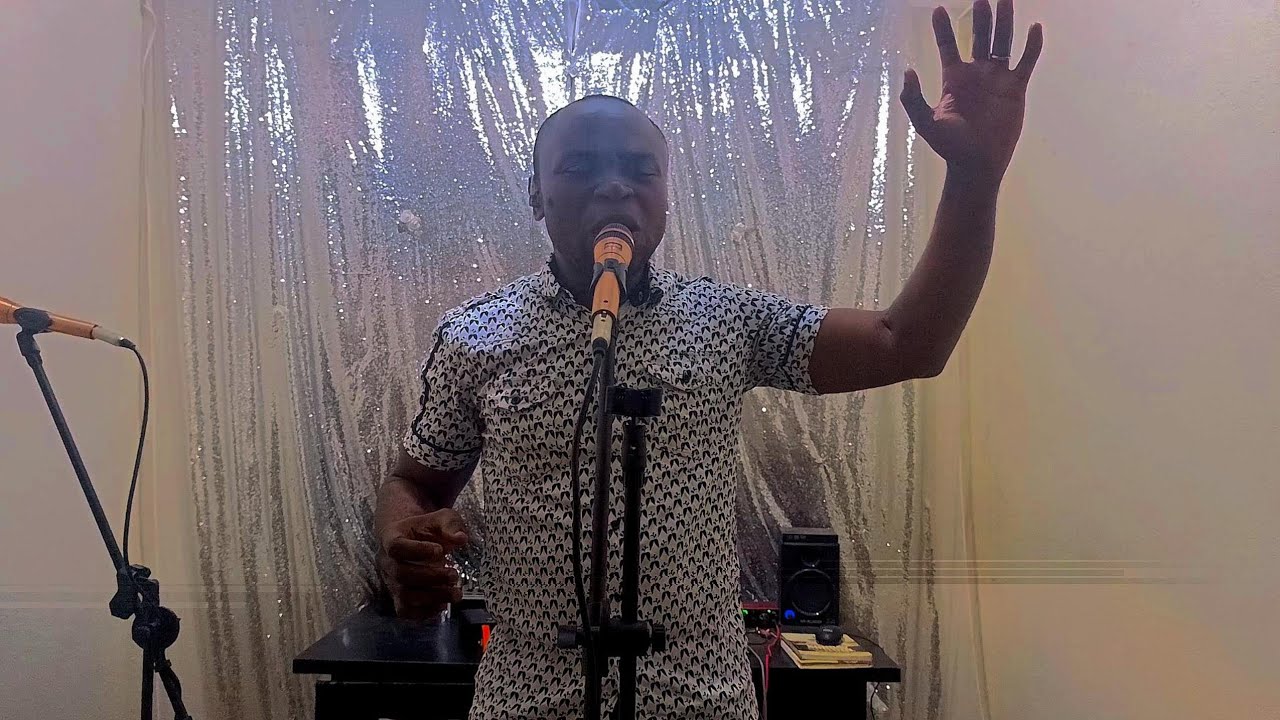 MOMENT OF WORSHIP (0624) BY EMMANUEL BASSEY - YouTube