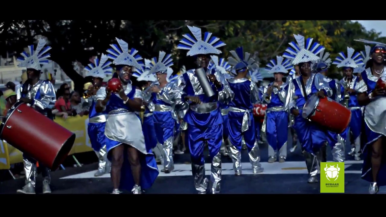 île de martinique MUSIQUE CARNAVAL GROUPE à pied - YouTube