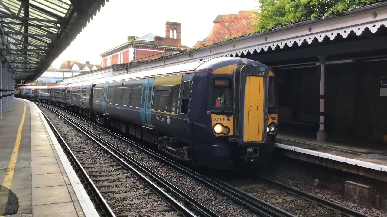 (HD) Southeastern Class 377/5's at Tunbridge Wells - 19/11/17 - YouTube