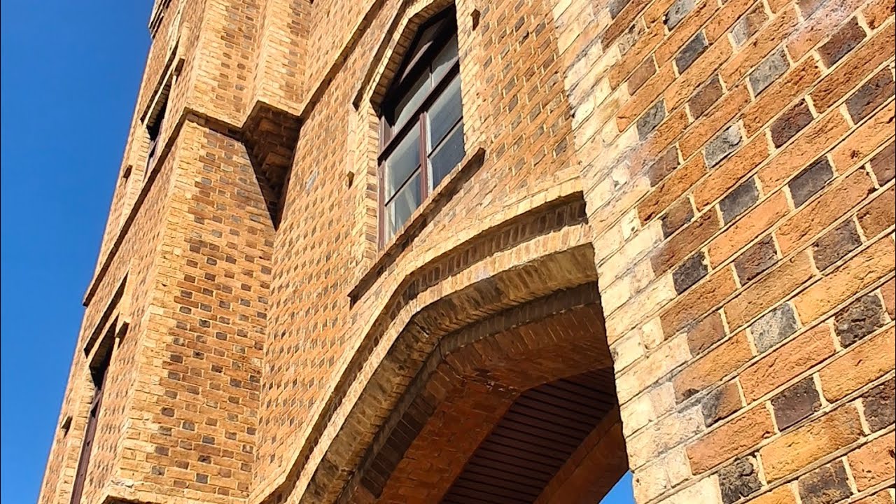 The Barracks Arch, Perth Australia Walking Tour. - YouTube