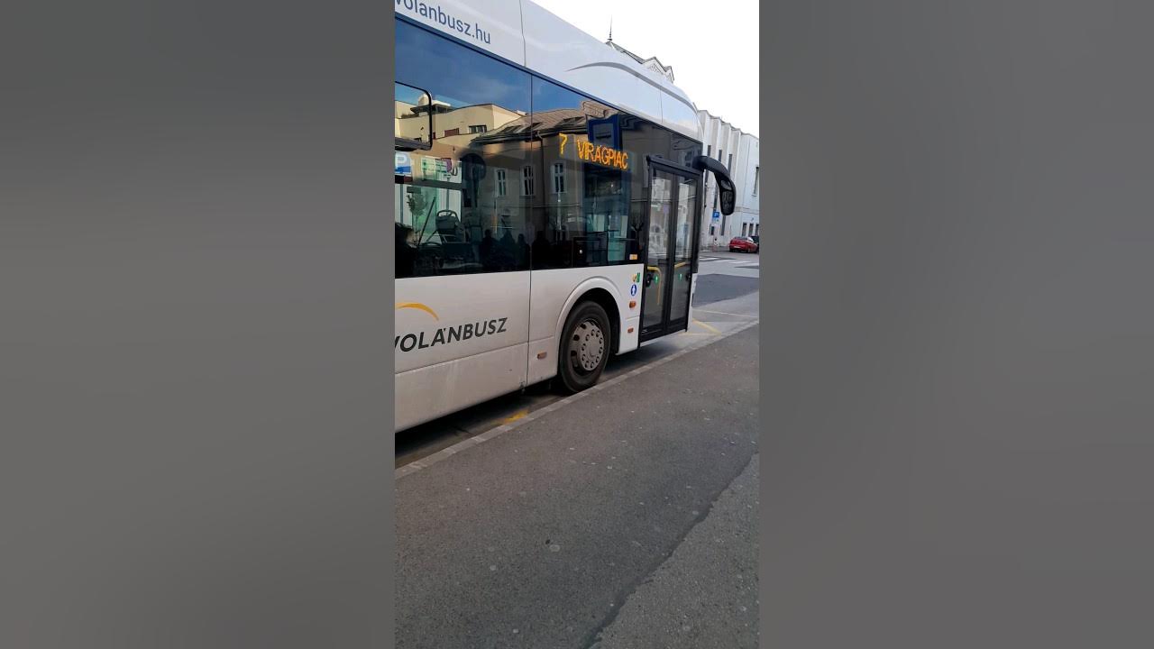 BYD elektromos busz megy el. - YouTube