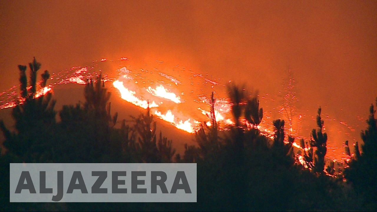 Chile set ablaze by deadly wildfires - YouTube