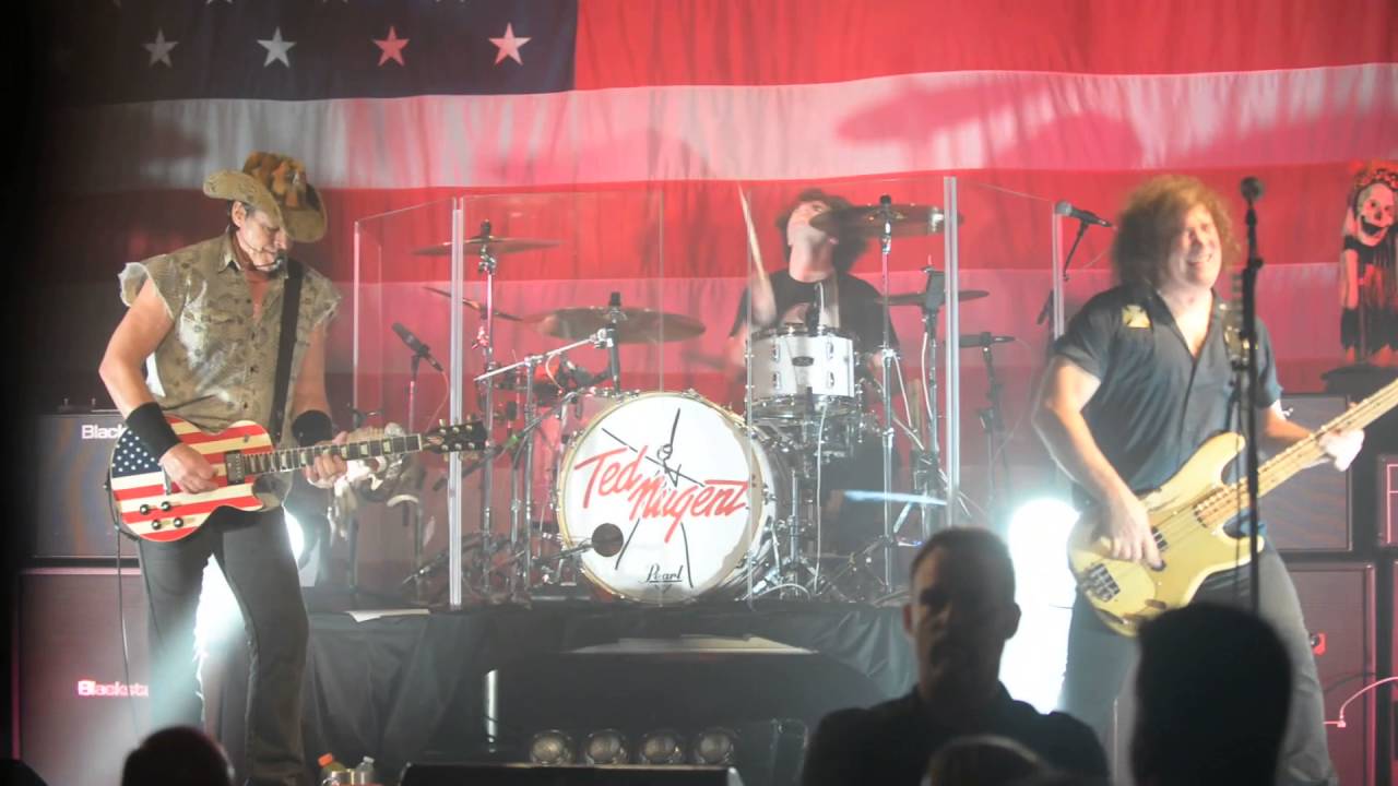 Greg Smith bass solo 3500 - YouTube