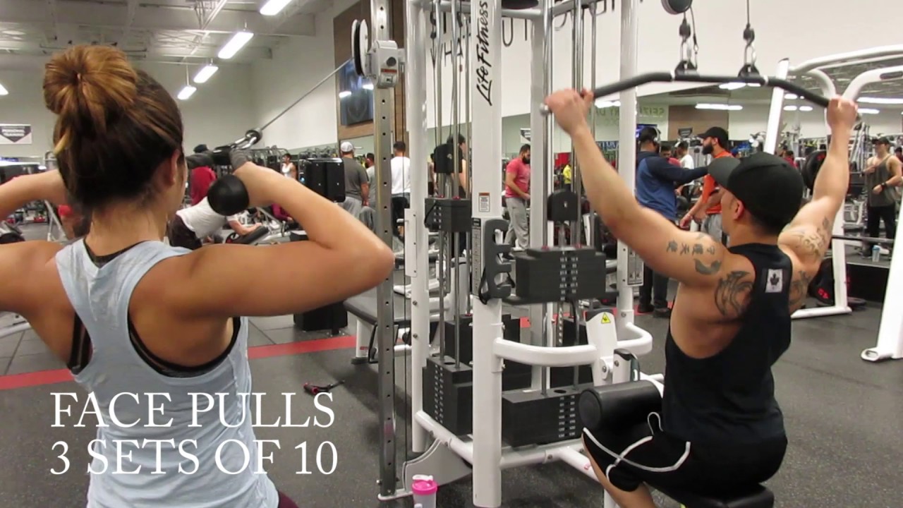 Back training day, pulling my own weight! #MuscleMonday || @socavlog #4 ...
