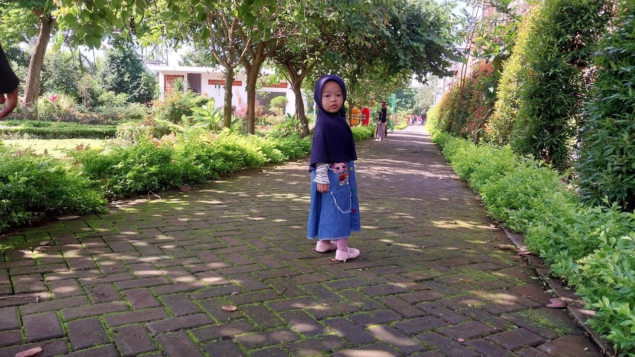 jalan jalan pagi - YouTube