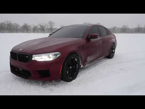 Frozen red m5 and x5m have fun in the snow! - YouTube