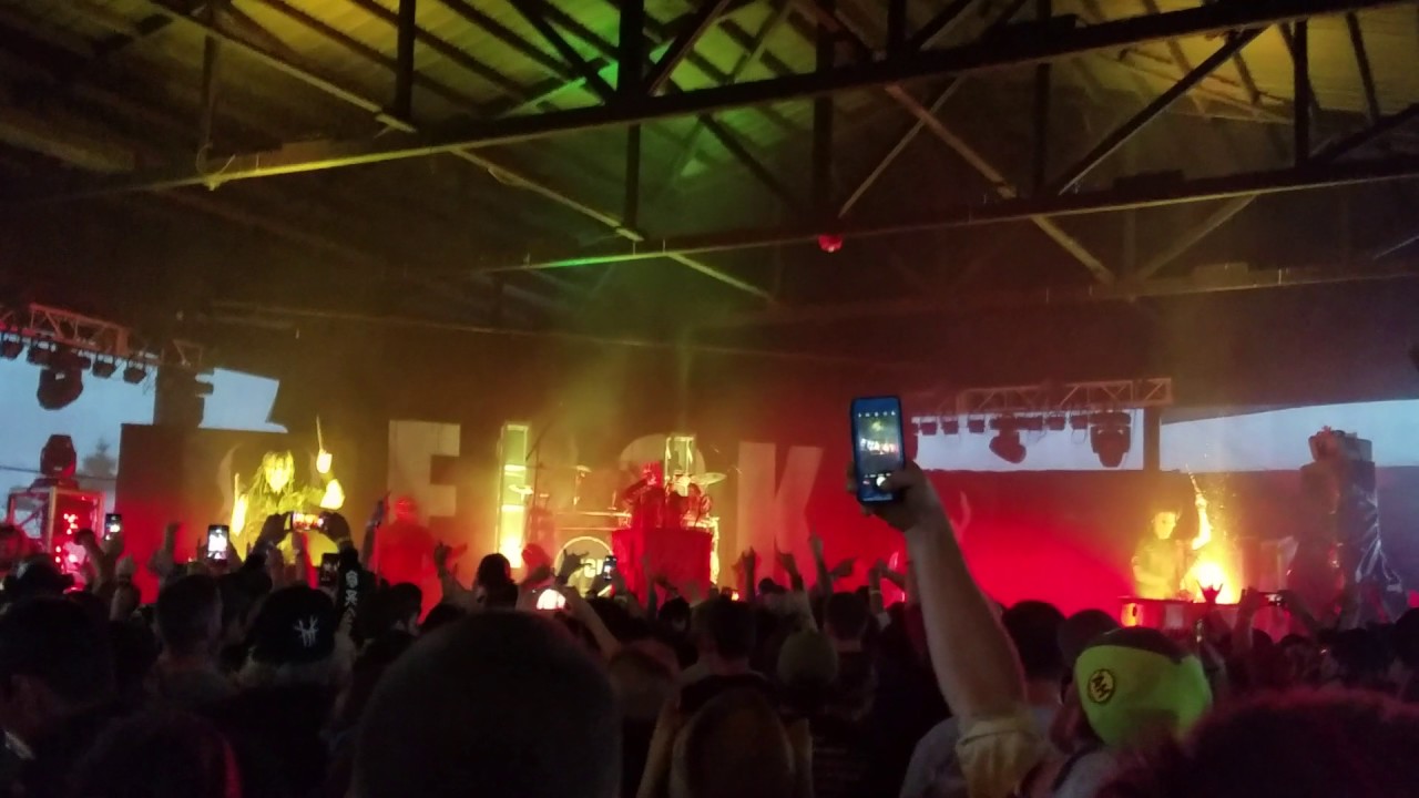 Mushroomhead Empty Spaces Rockfest 2017 Cadott, Wi - YouTube