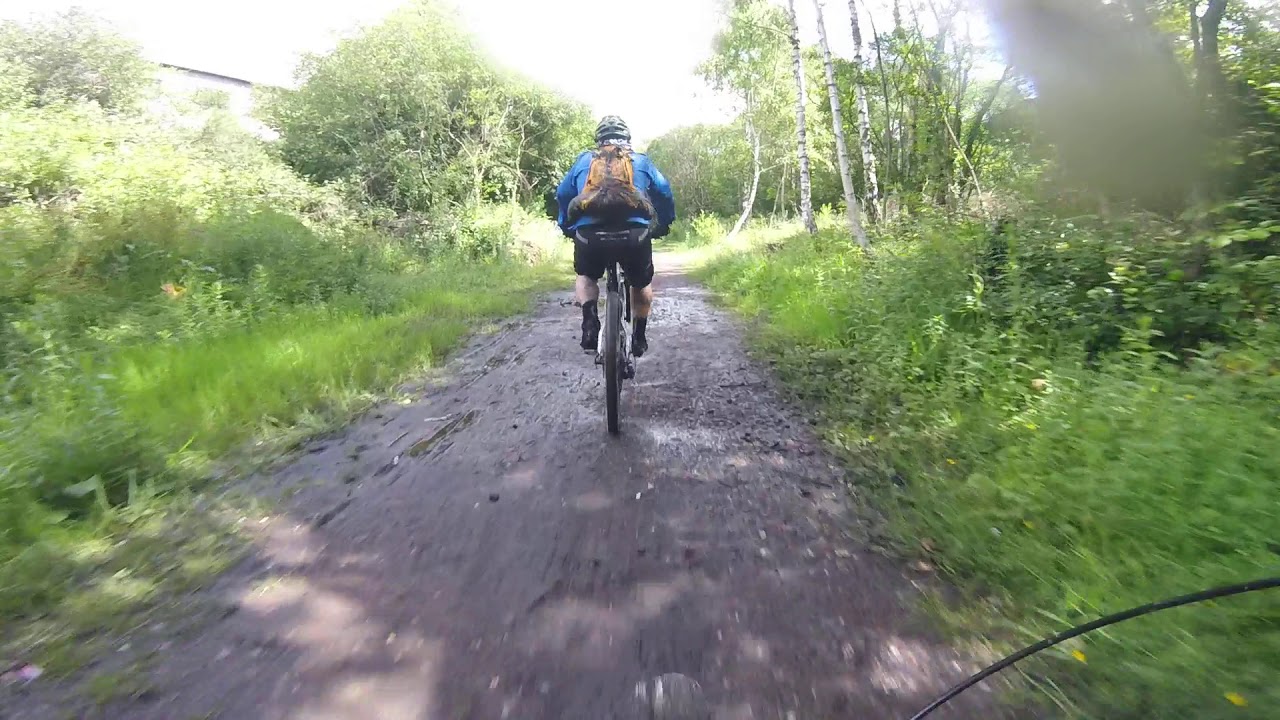 Brownhills McLean way from back of the swan to canal - YouTube