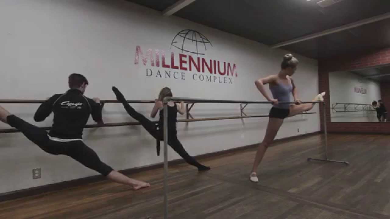 Ballet Ballet w/ Laura - Lesson "Barre Stretch" - YouTube