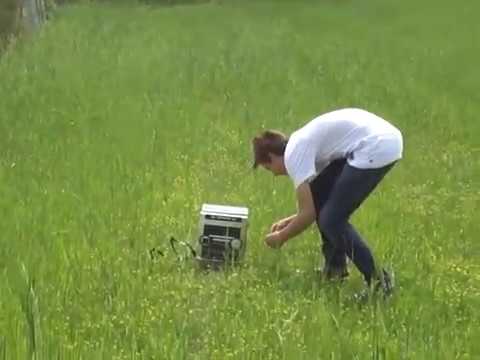 How to explode an old Sony radio cd player - YouTube