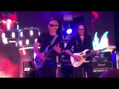 Metal Hall of Fame Jam Geoff Tate, Steve Vai, Joe Satriani, Chris ...