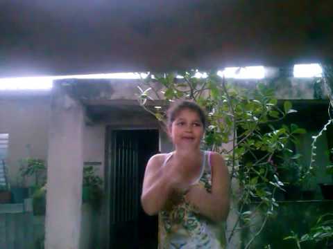 dança com a minha irma dese novinha