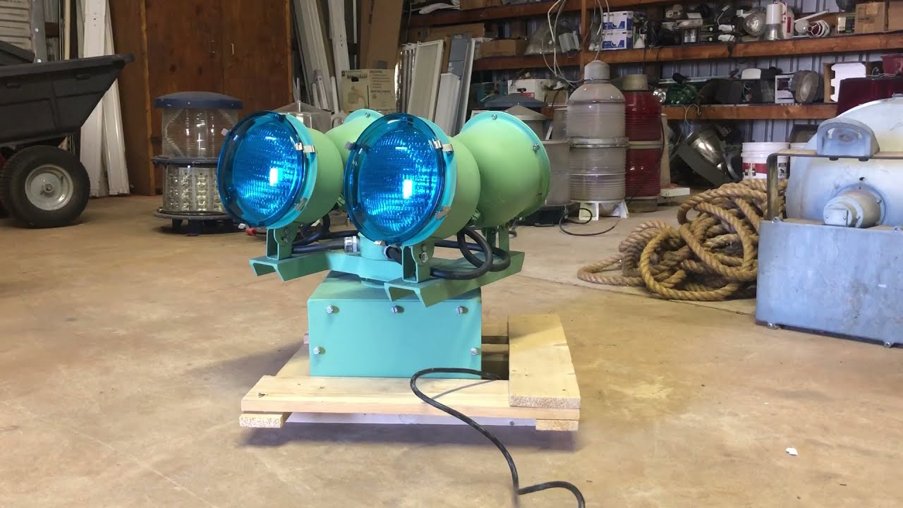 Carlisle & Finch EAF Military Airport Rotating Beacon - YouTube